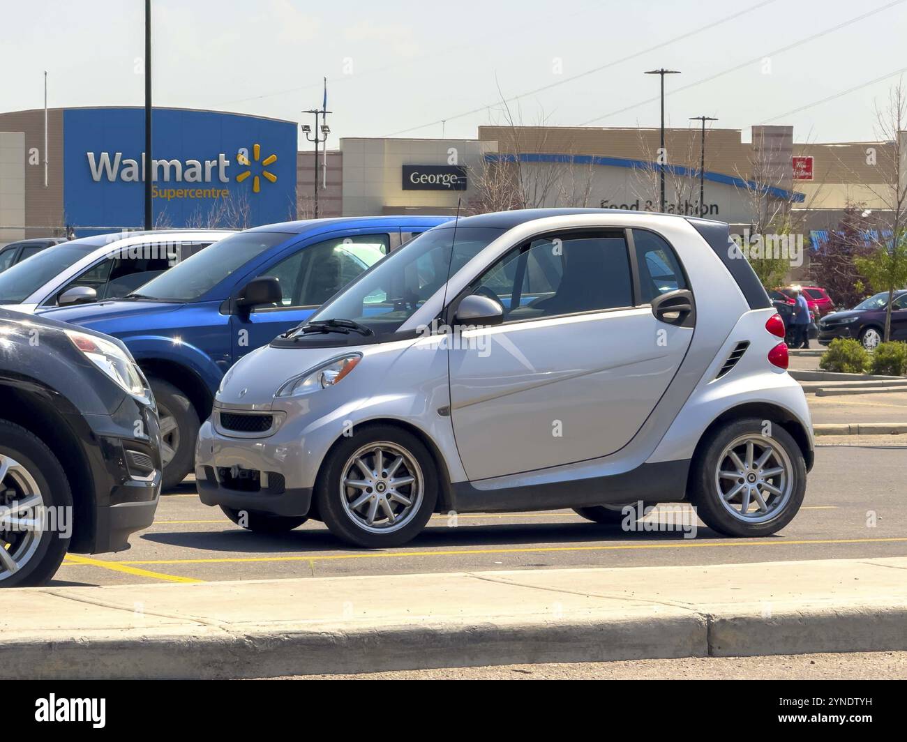 Smart stores hi-res stock photography and images - Alamy