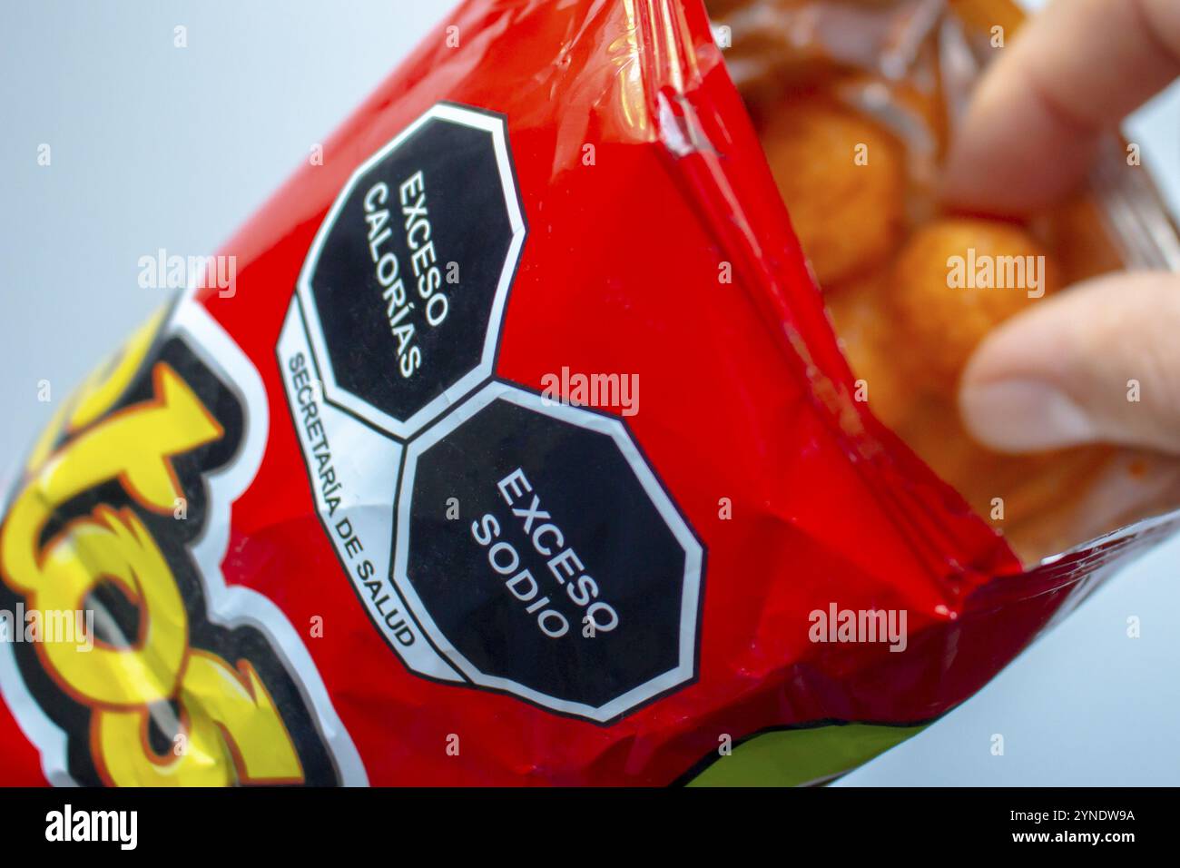 Person eating cheetos hi-res stock photography and images - Alamy