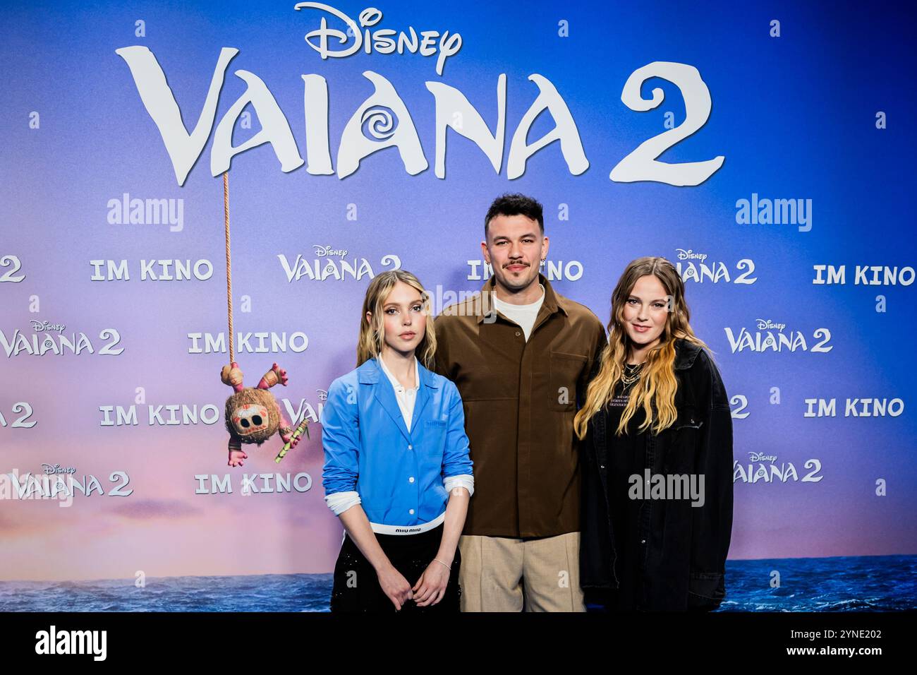 Berlin, Germany. 25th Nov, 2024. Lina Larissa Strahl (l-r), actress and ...