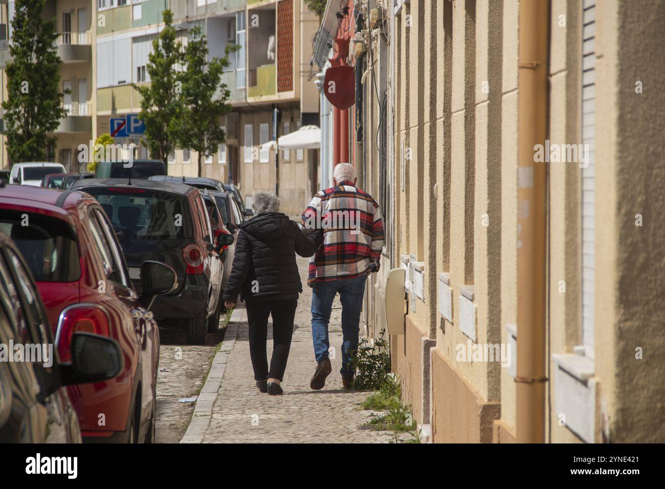 People with their backs turned hi-res stock photography and images - Alamy