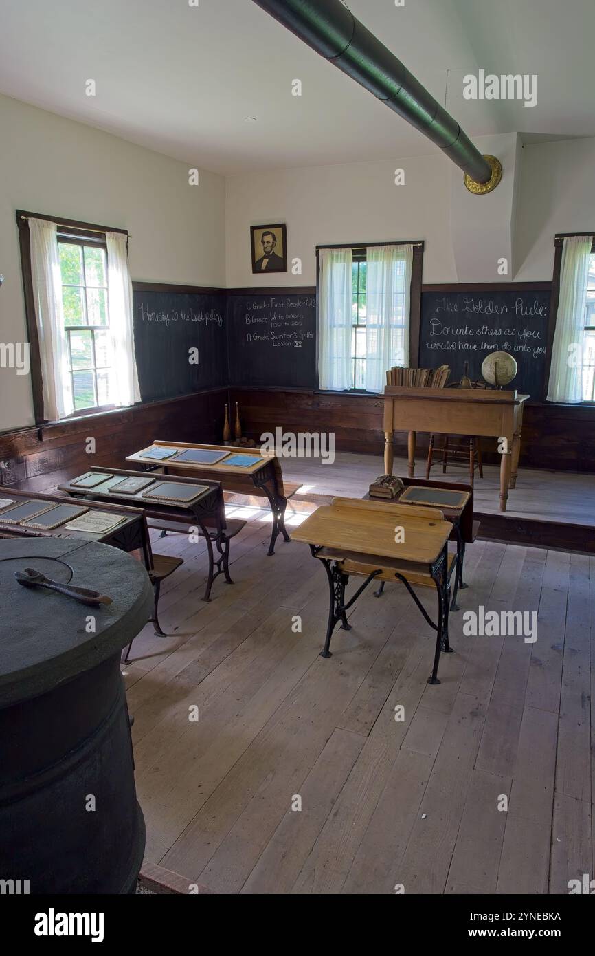 Old fashioned one room school hi-res stock photography and images - Alamy