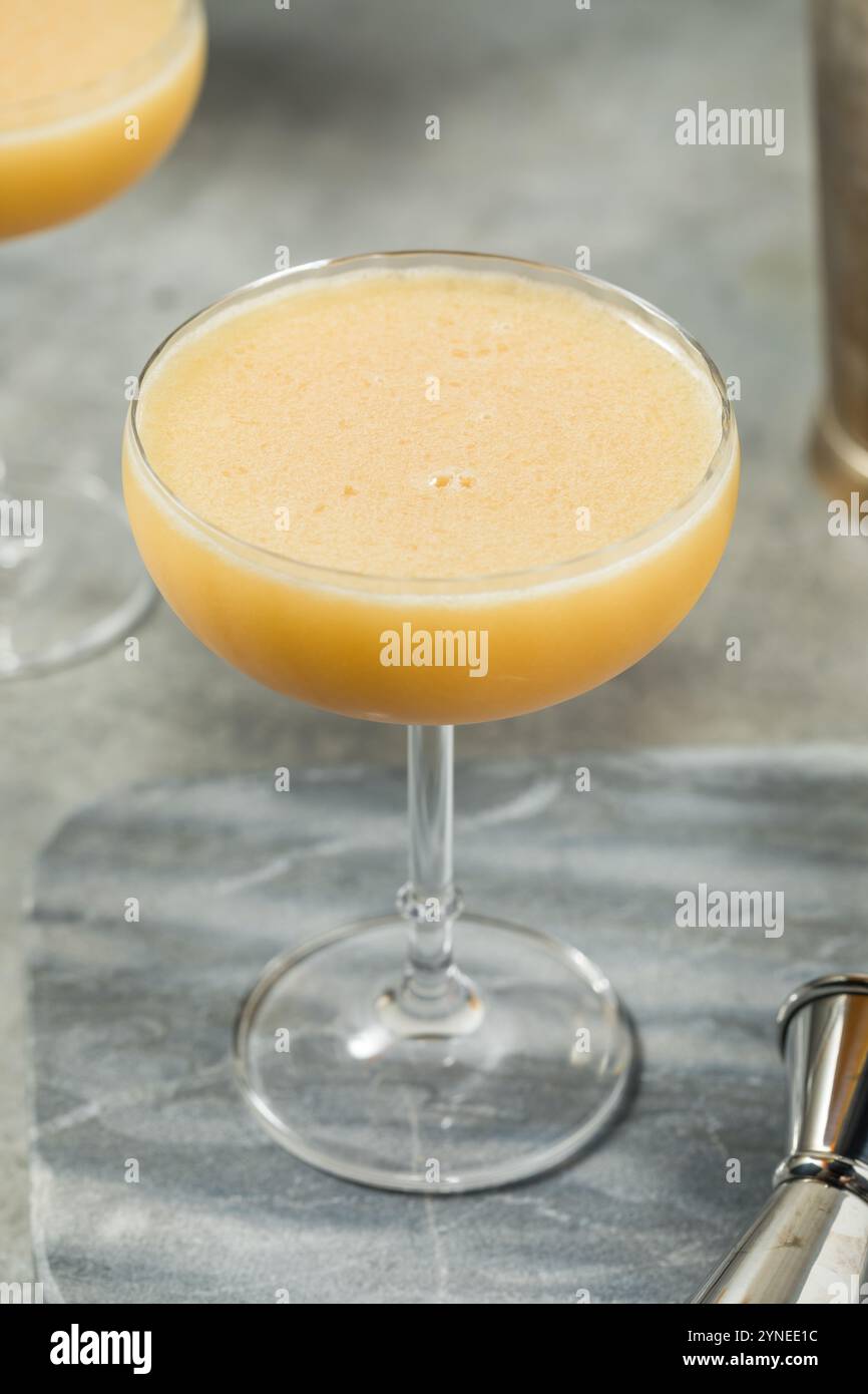 Alcohol cocktail brandy whiskey hi-res stock photography and images - Alamy
