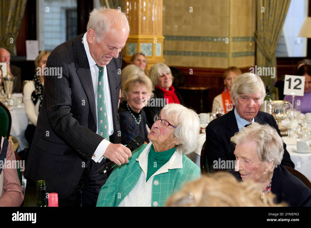 Gyles brandreth oldie year hi-res stock photography and images - Alamy