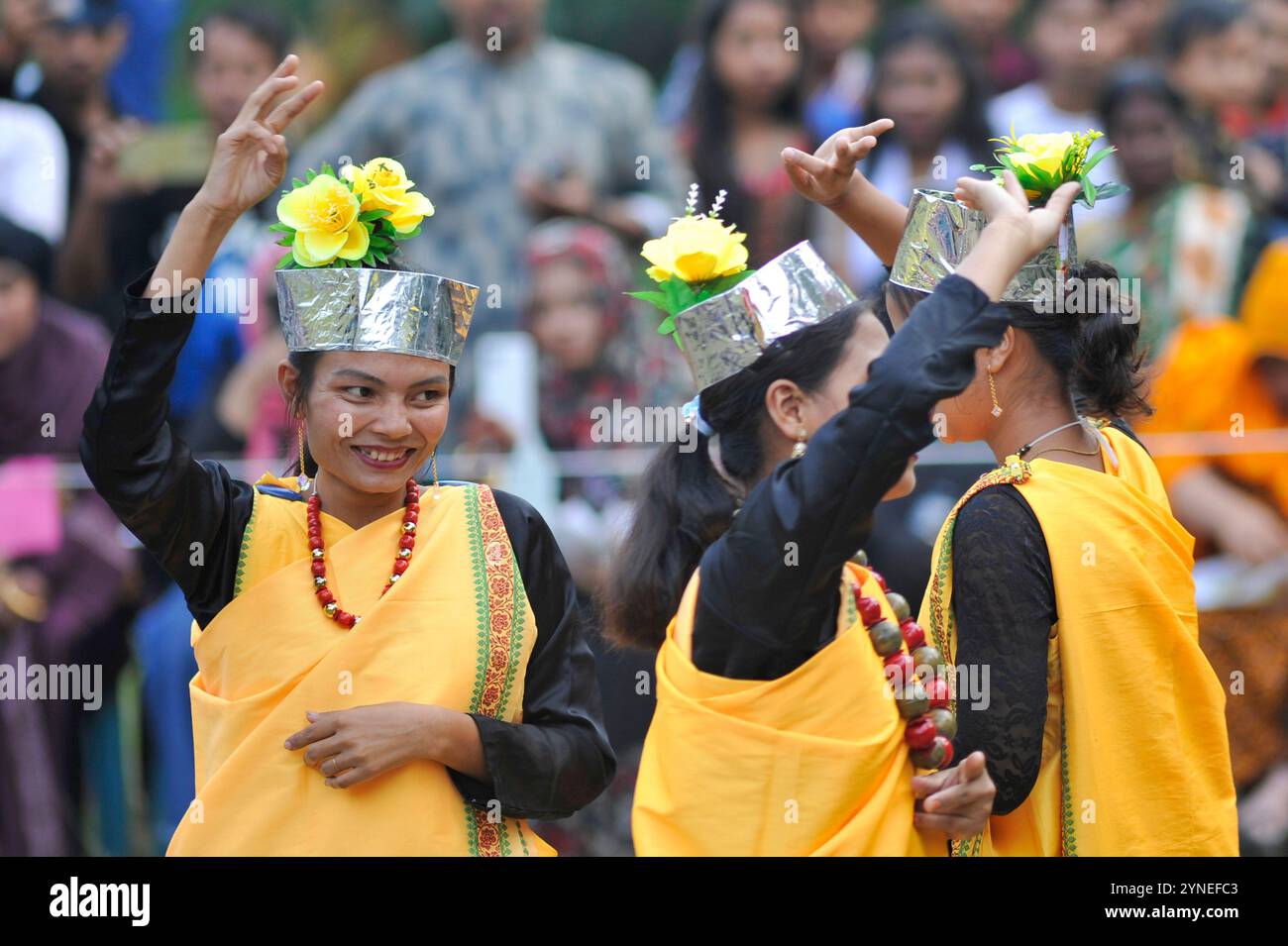 Traditional dance of khasi hi-res stock photography and images - Alamy