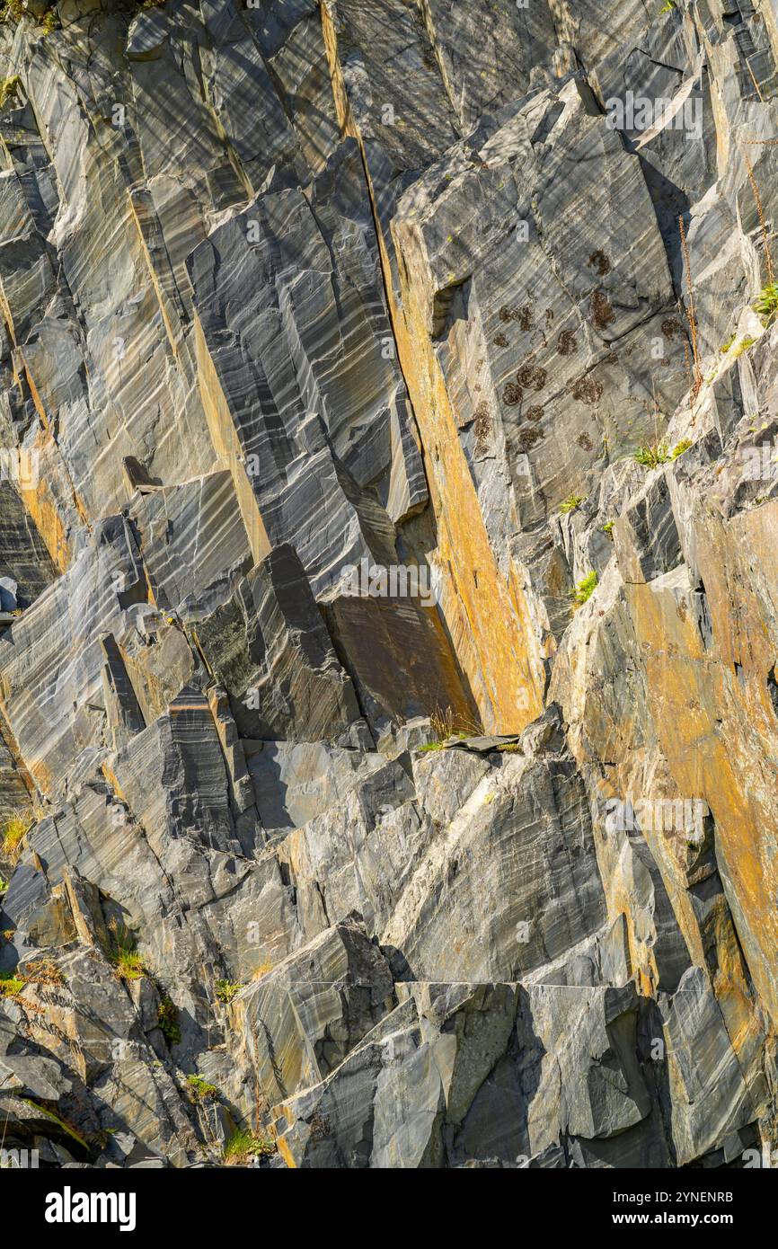 Cwm Ystradllyn and Gorseddau and Prince of Wales Slate Quarries Stock Photo - Alamy