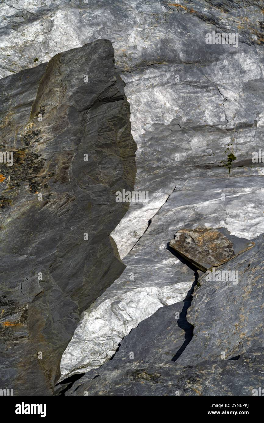Cwm Ystradllyn and Gorseddau and Prince of Wales Slate Quarries Stock Photo - Alamy