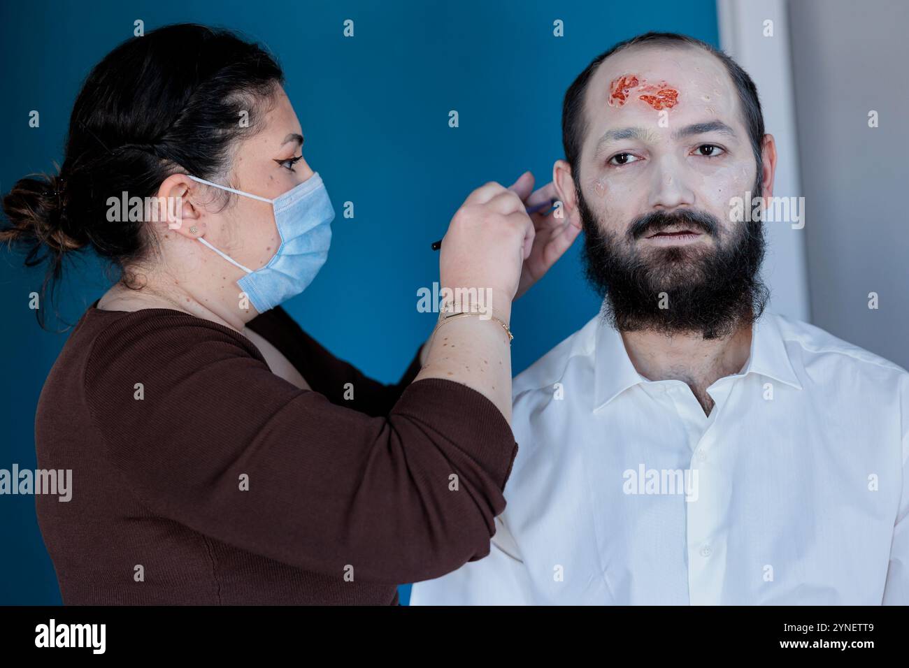 Actor zombie makeup on face hi-res stock photography and images - Alamy
