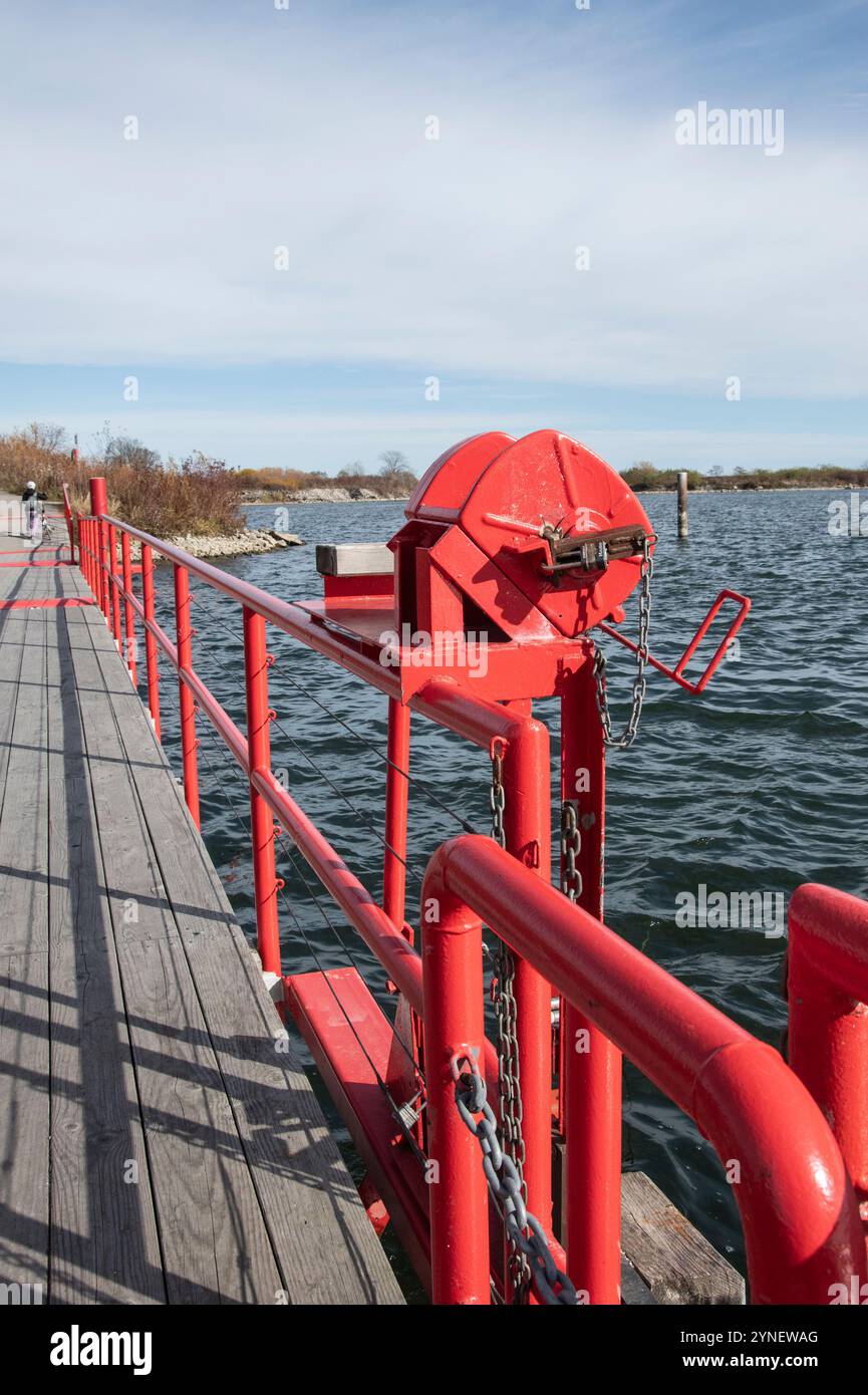 Floating pedestrian bridge at Tommy Thompson Park in Scarborough ...