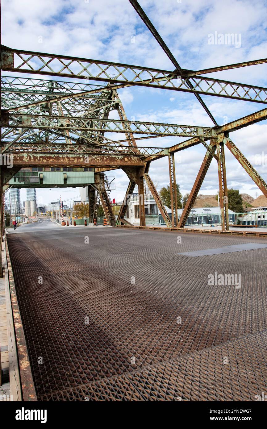 Cherry street strauss trunnion bascule bridge hi-res stock photography ...
