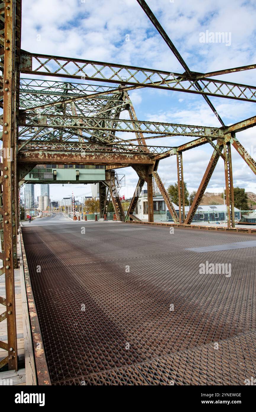 Cherry street strauss trunnion bascule bridge hi-res stock photography ...