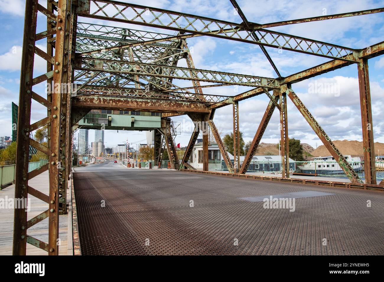Cherry street strauss trunnion bascule bridge hi-res stock photography ...