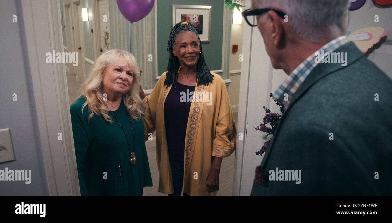 A MAN ON THE INSIDE, from left: Sally Struthers, Margaret Avery, Ted ...