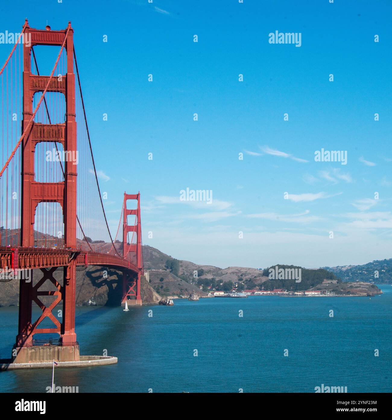 Golden gate bridge clear day hi-res stock photography and images - Alamy