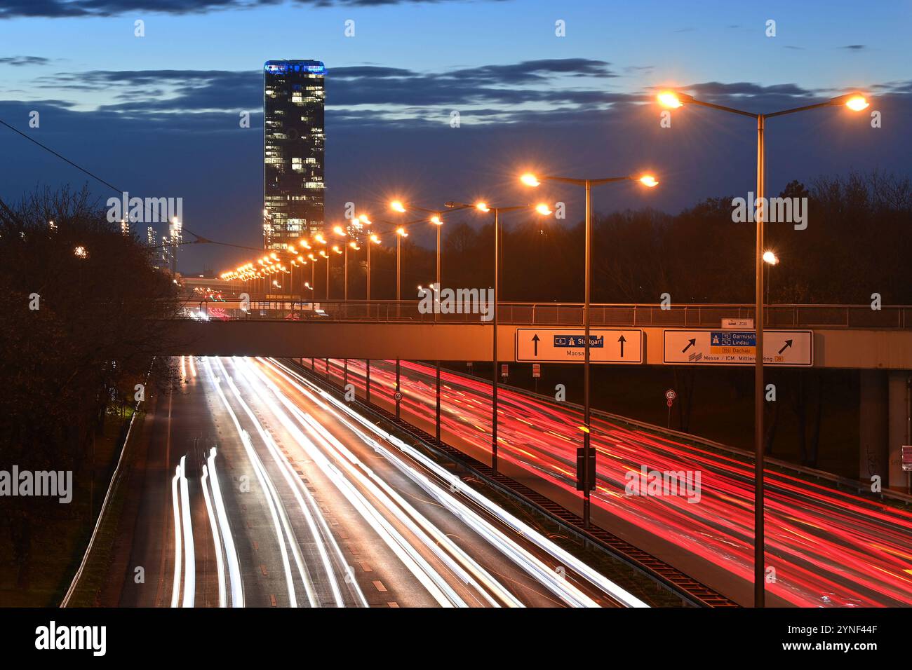 Sitz von des Telekommunikationsunternehem O2, Telefonica in Muenchen ...