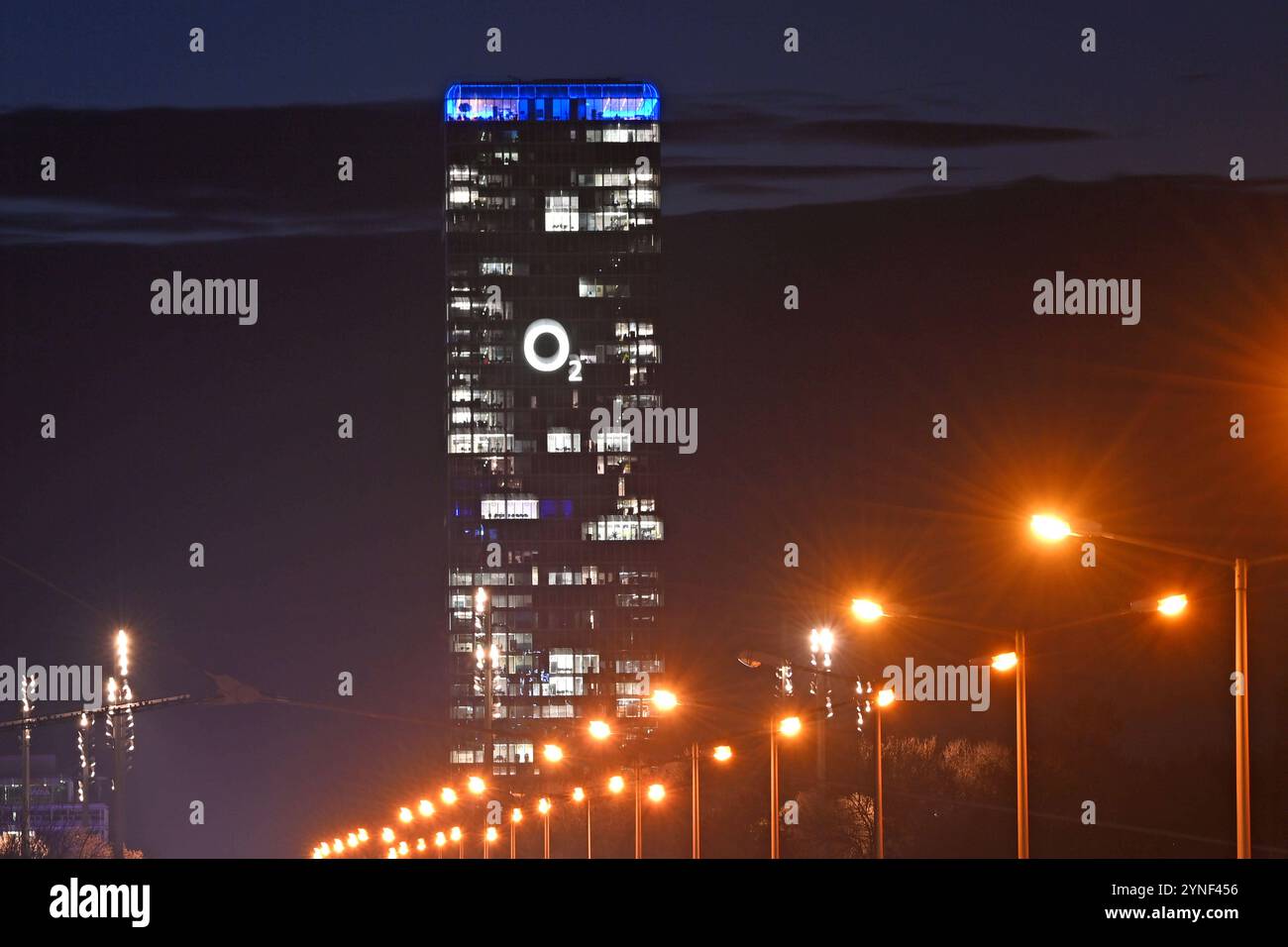 Sitz von des Telekommunikationsunternehem O2, Telefonica in Muenchen ...