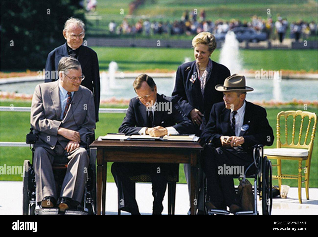 Bush signs in ADA of 1990 Stock Photo - Alamy