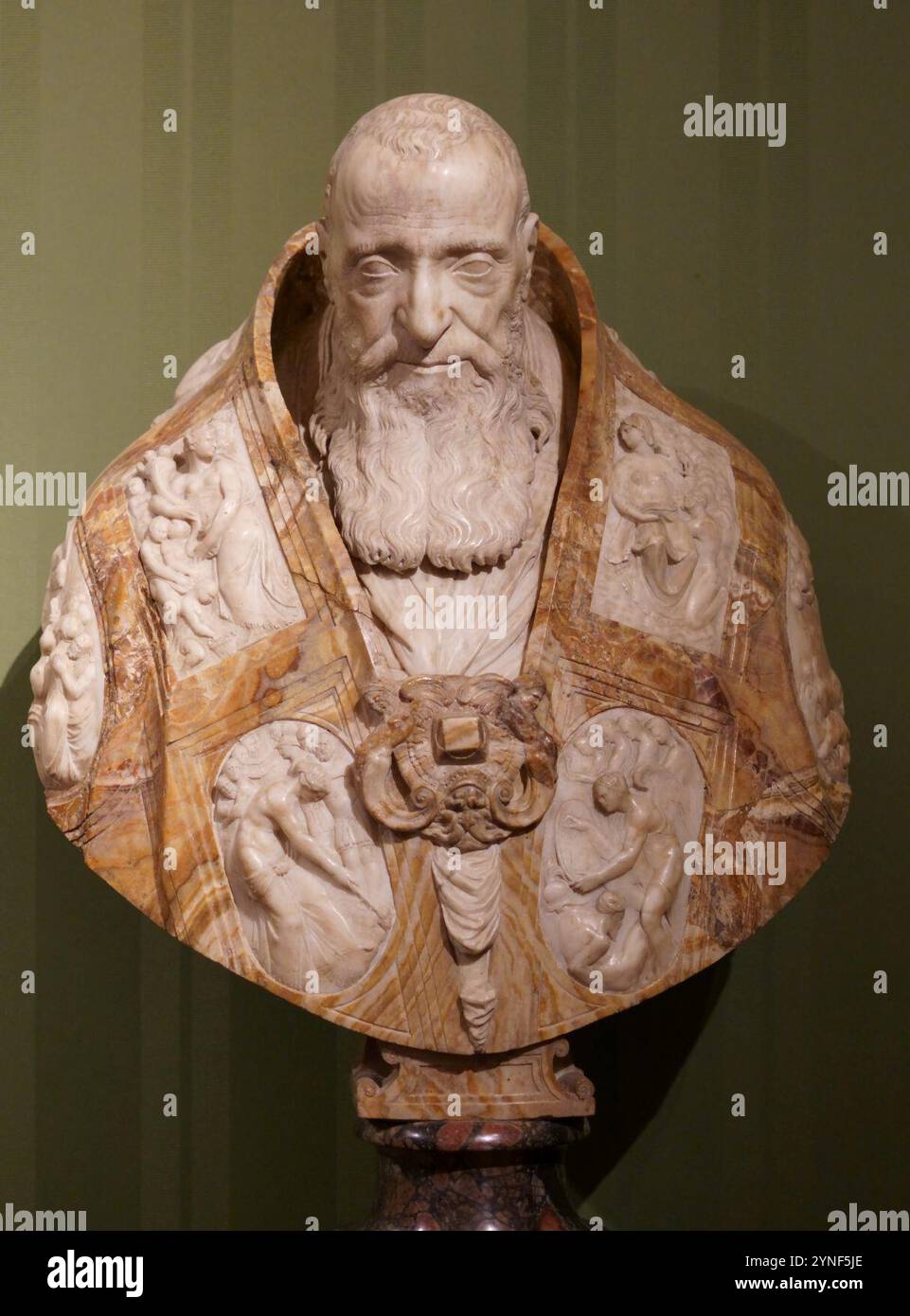 Bust of Pope Paul III Stock Photo - Alamy