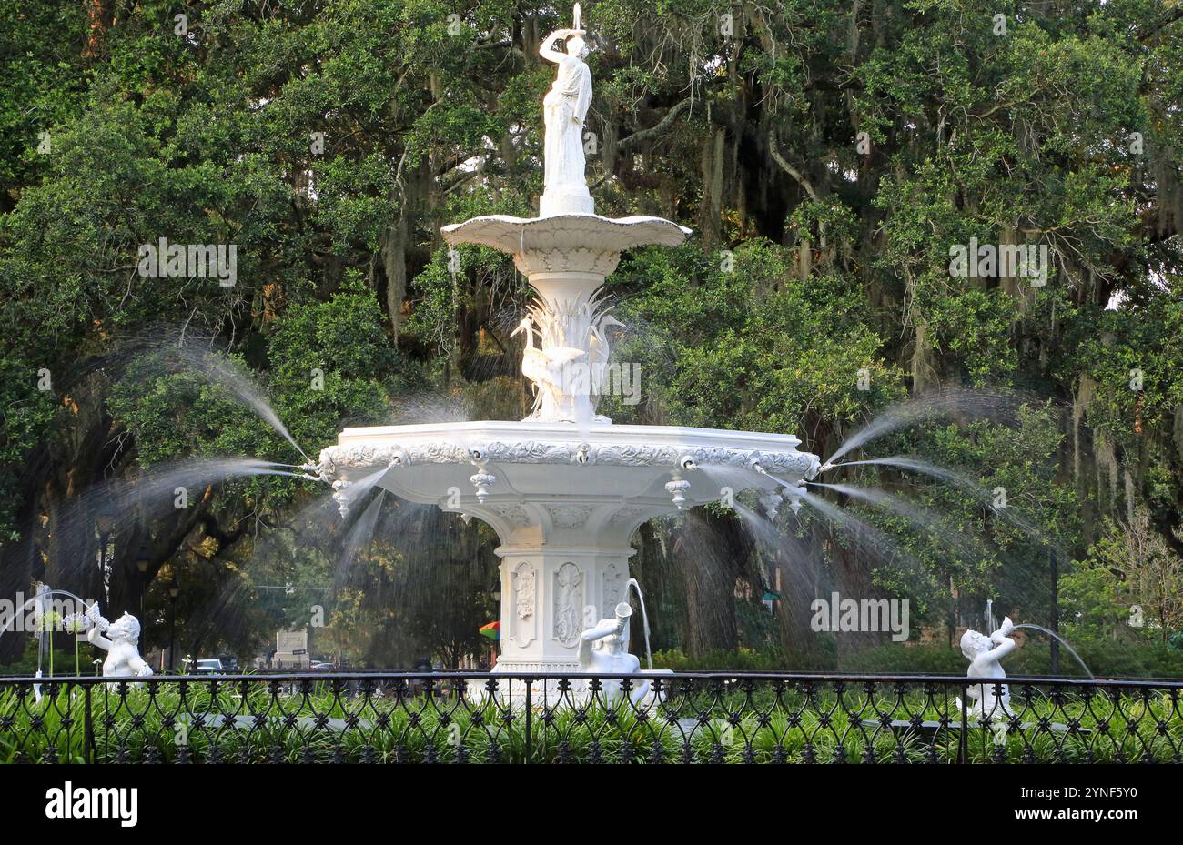 The Forsyth Fountain - Forsyth Park, Savannah, Georgia Stock Photo - Alamy