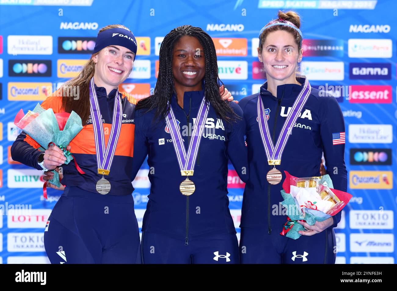 Nagano, Japan. 24th Nov, 2024. (L-R) Voskamp Dione (NED), Erin Jackson ...