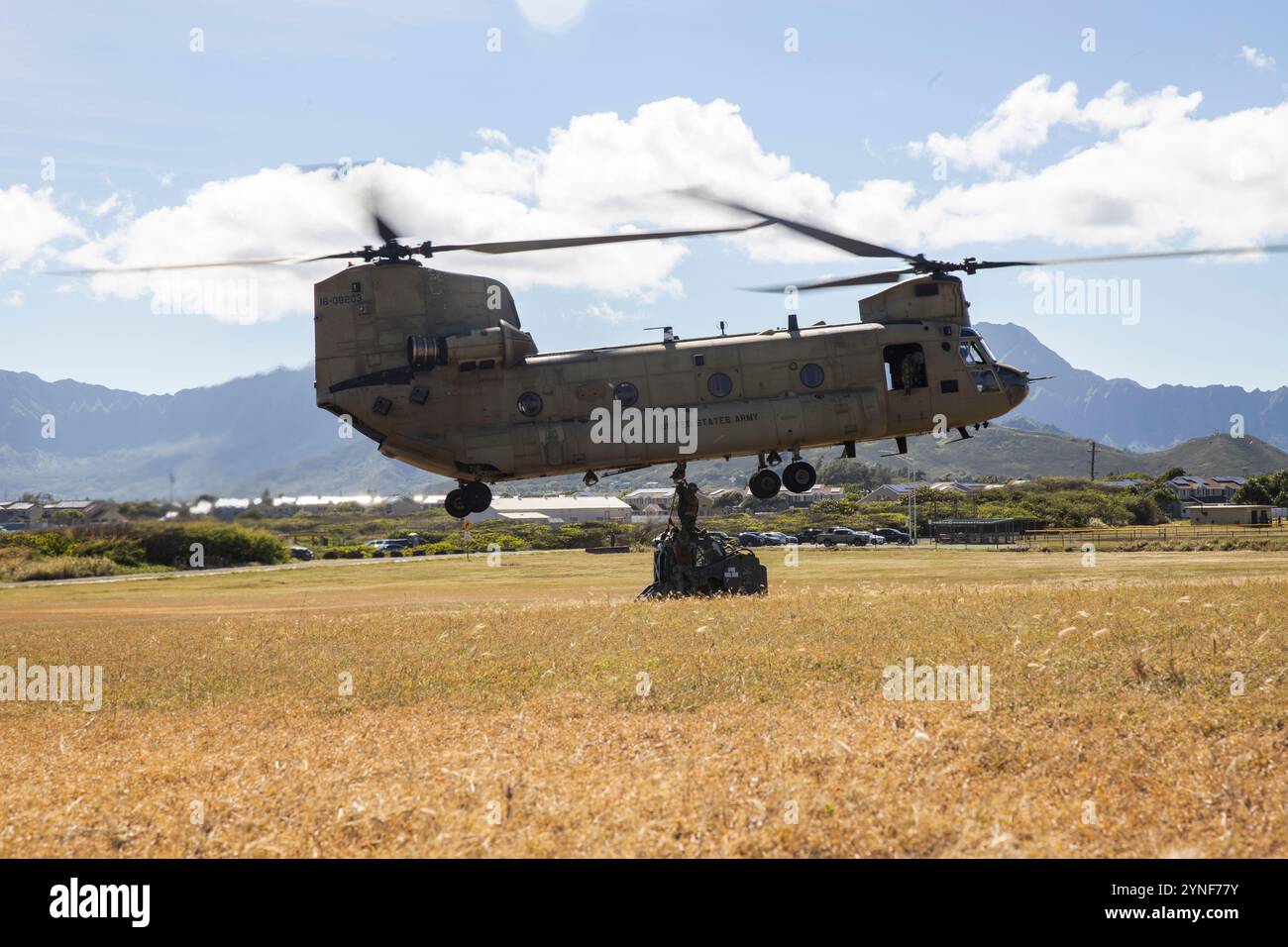 External sling load operations hi-res stock photography and images - Alamy