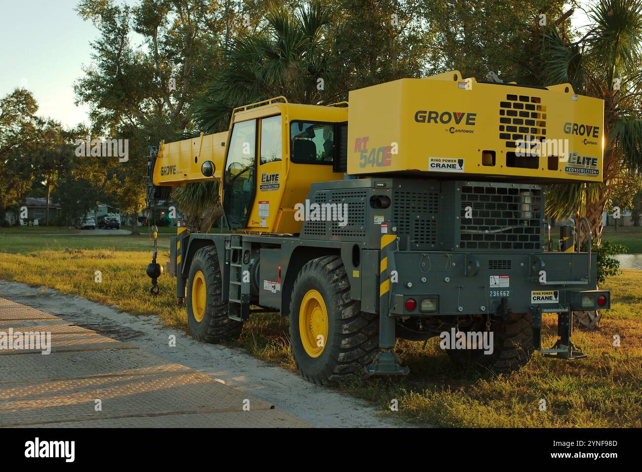 Crane ball hi-res stock photography and images - Alamy