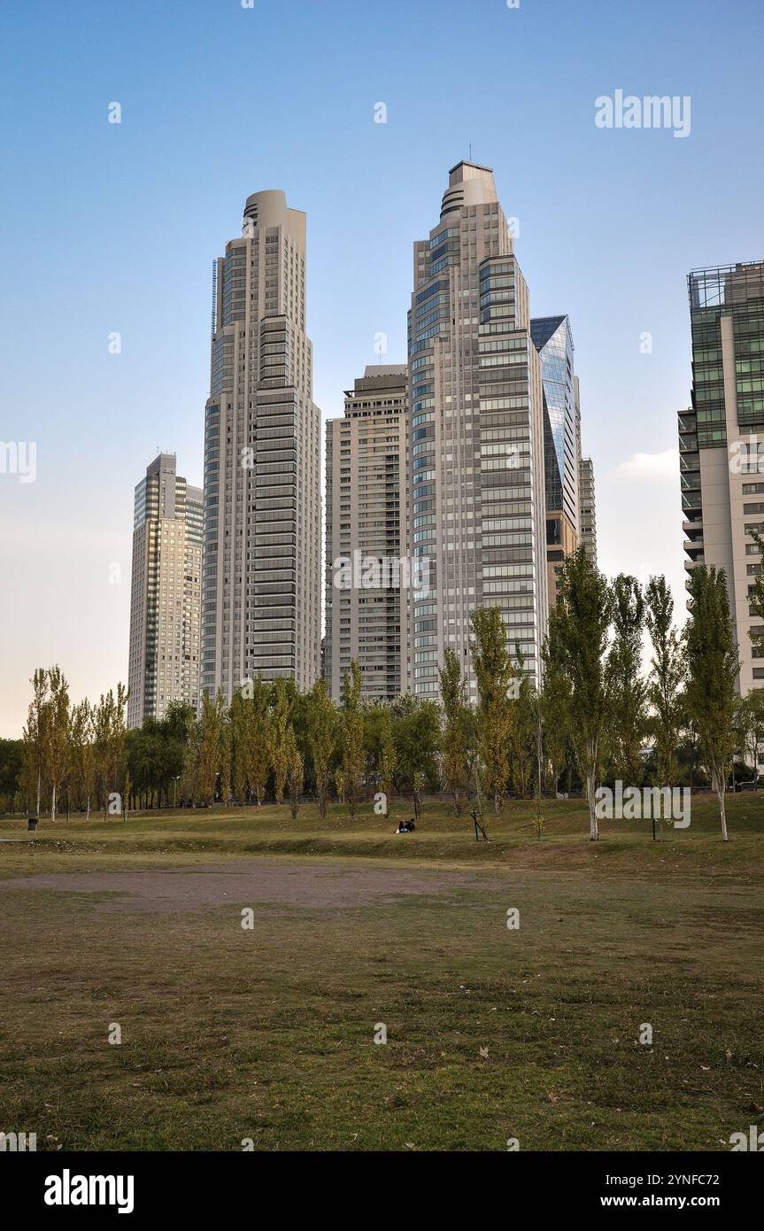 Twin high rise buildings hi-res stock photography and images - Alamy