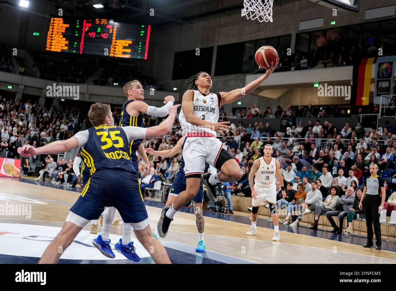 Jack Kayil (Deutschland, Mega Basket/SRB, 2) beim Korbleger, Aktion ...