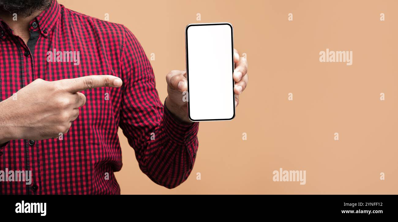 Black guy showing blank cell phone screen Stock Photo - Alamy