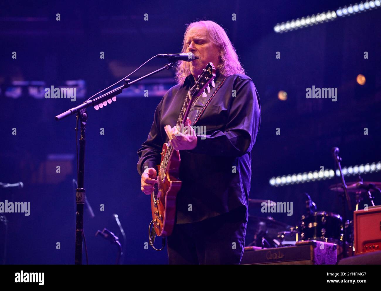 Warren Haynes performs during the Soulshine concert to benefit ...
