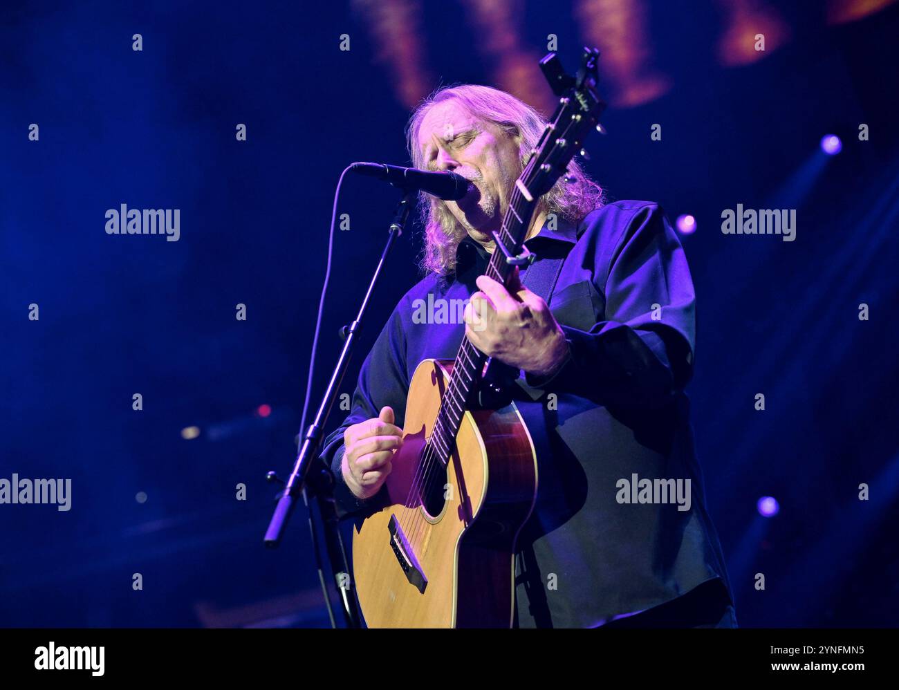 Warren Haynes performs during the Soulshine concert to benefit ...