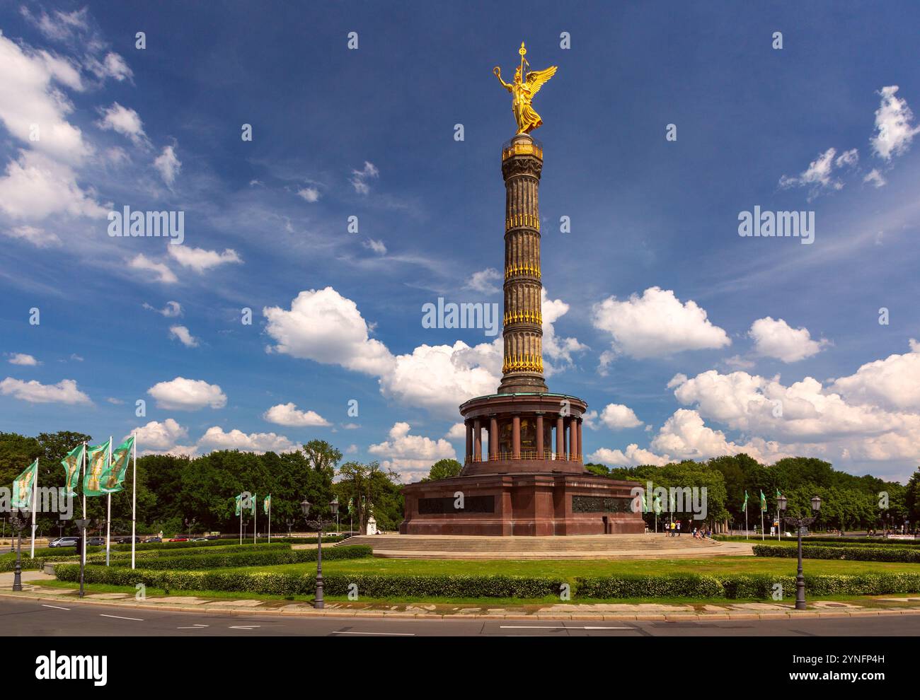 Victory Column in Tiergarten topped by golden statue of Victoria on ...