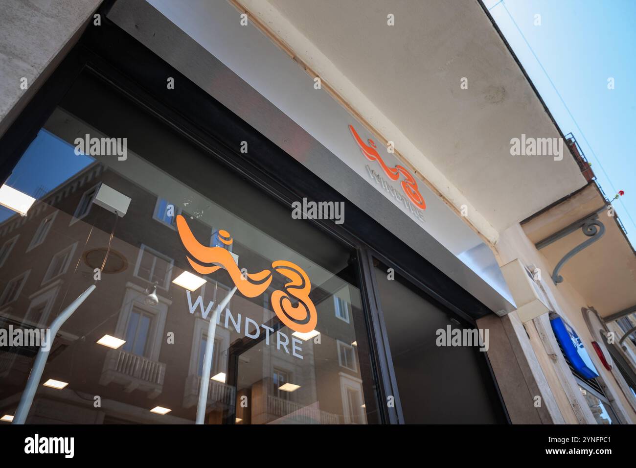 Wind tre logo hi-res stock photography and images - Alamy