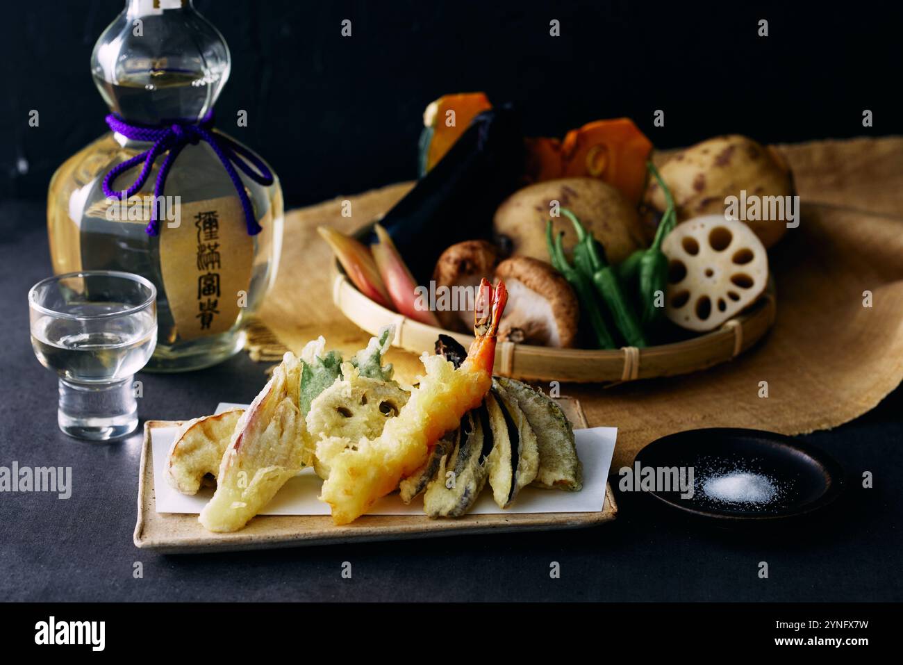 Shrimp tenpura hi-res stock photography and images - Alamy