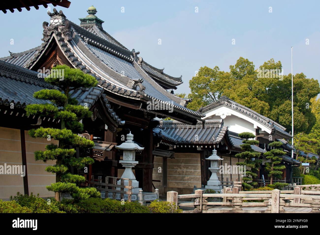 The Goeido-mon main entry gate of Nishi Honganji Temple, Jodo Sect ...