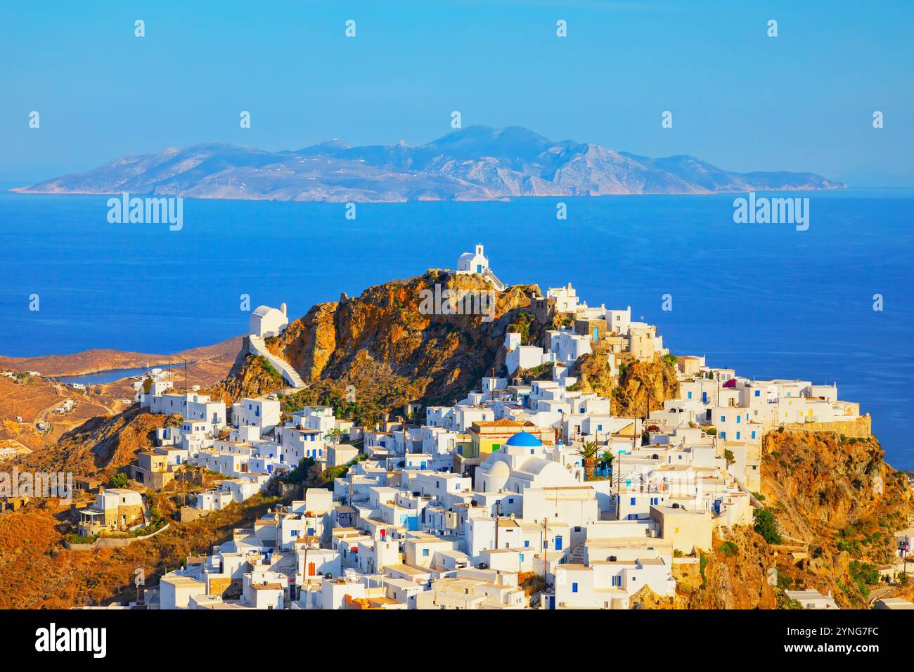 View of Chora village and Sifnos island in the distance, Chora, Serifos ...
