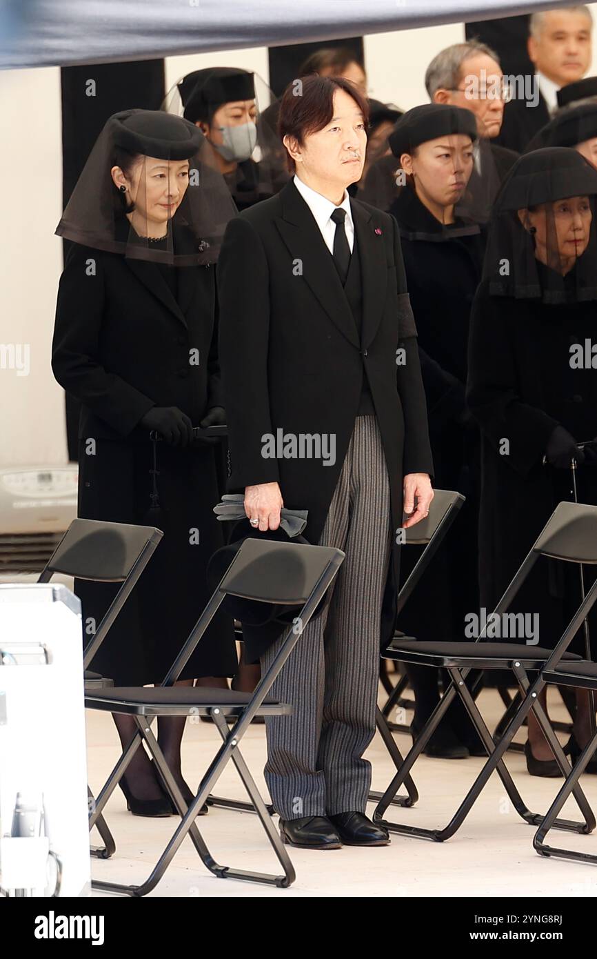 Japanese Crown Prince Akishino, center, and Crown Princess Kiko, left ...
