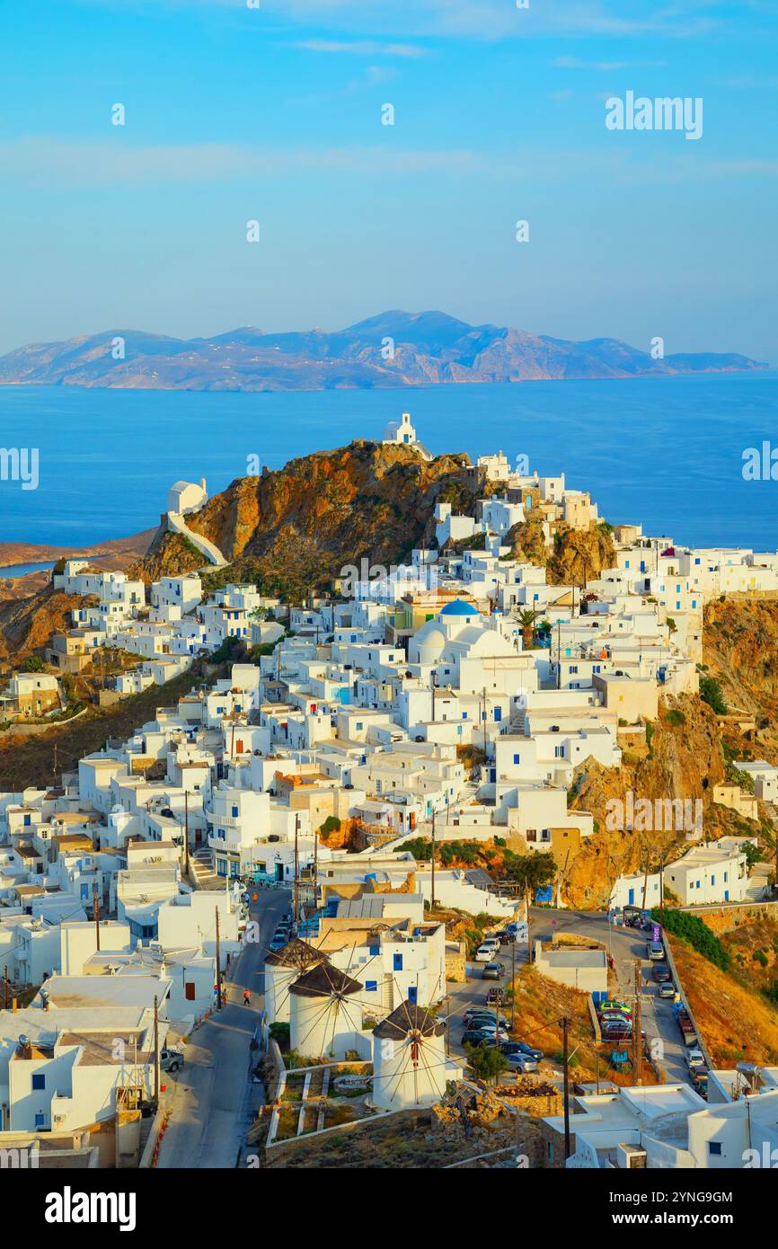 View of Chora village and Sifnos island in the distance, Chora, Serifos ...