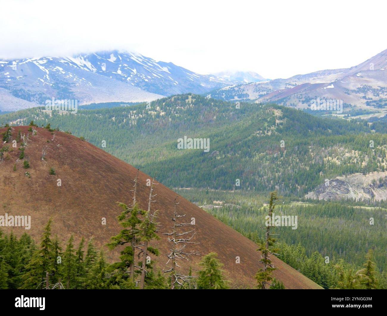 Cascade Lakes Scenic Byway - Red Cinder Cone Stock Photo - Alamy