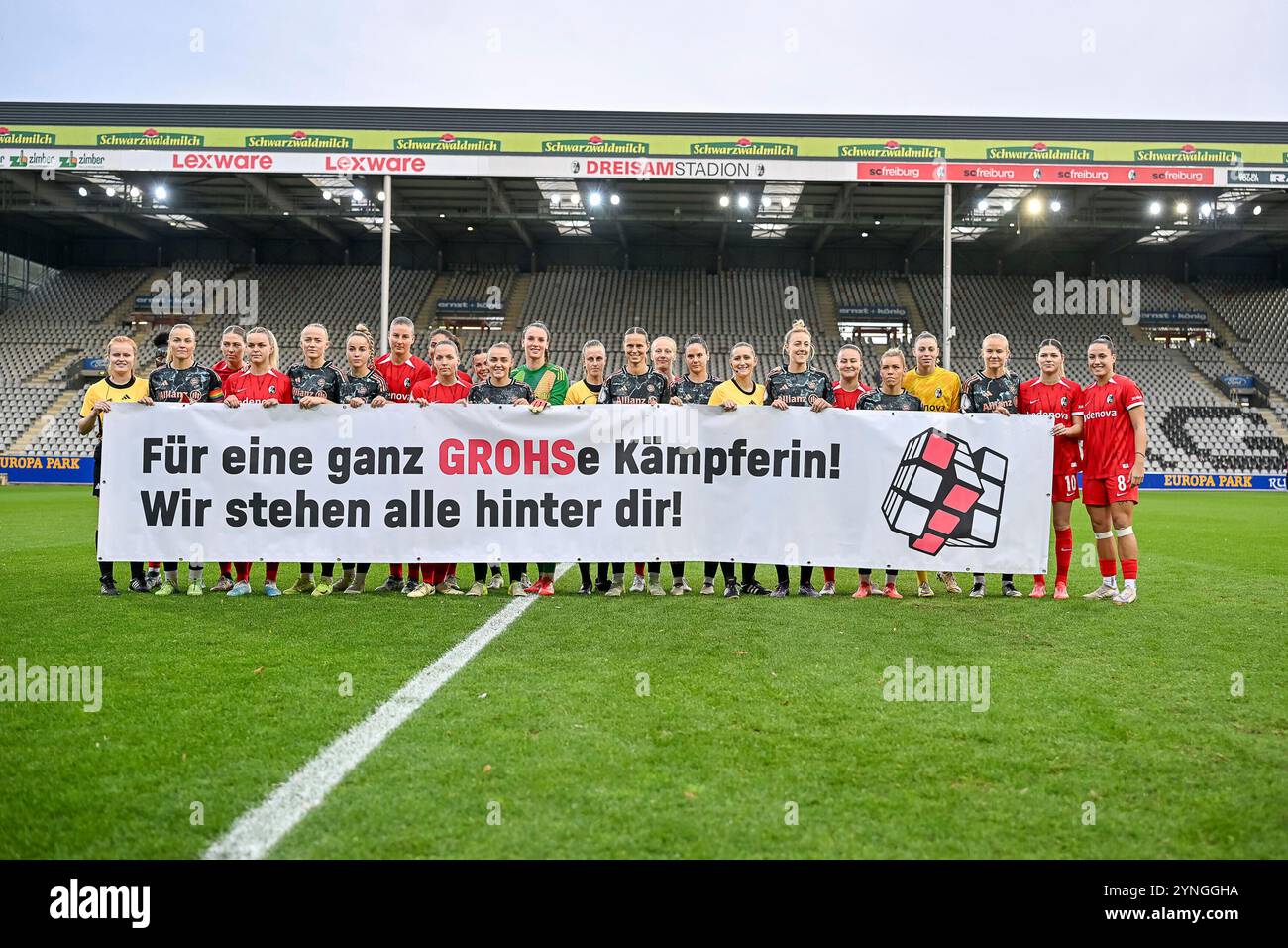 Freiburg, Deutschland. 24th Nov, 2024. Gemeinsames Banner mit Botschaft ...