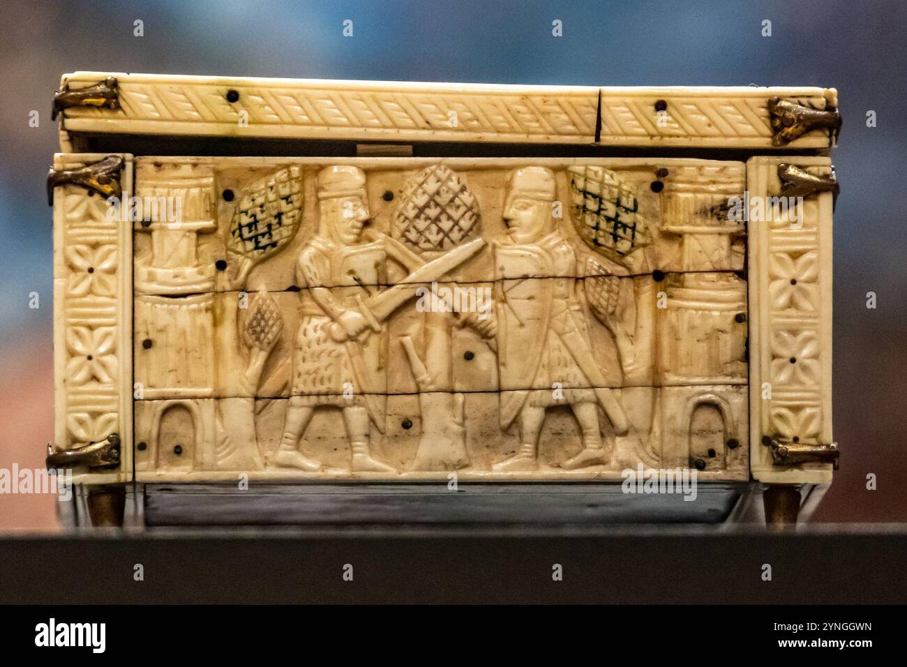Casket figuring the legend of Tristan and Iseult Stock Photo - Alamy