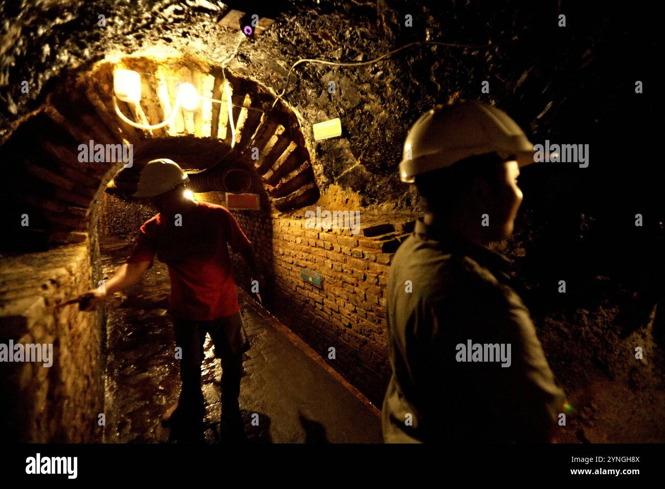 Colonial coal tunnel hi-res stock photography and images - Alamy
