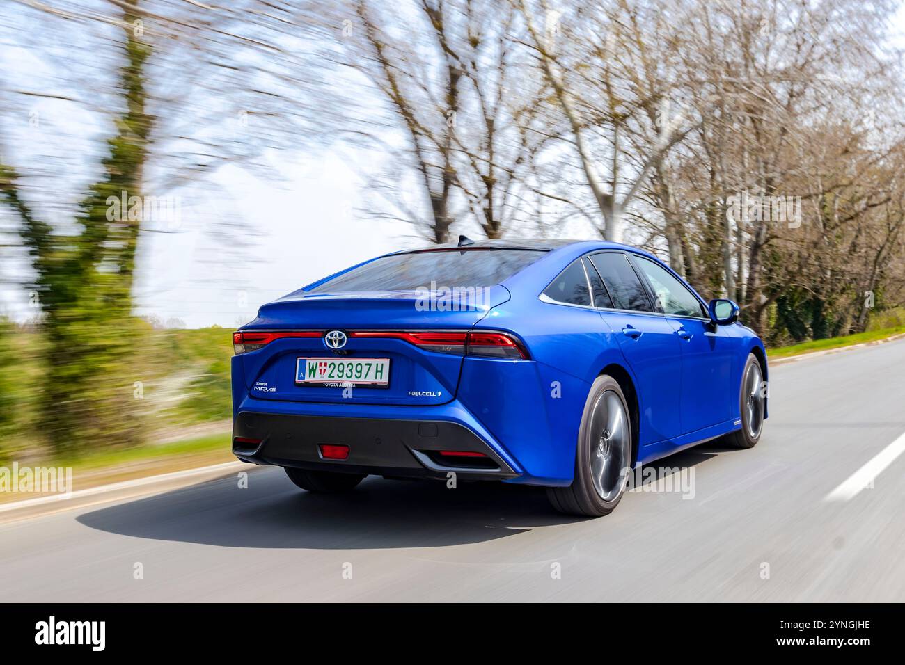 Toyota fuel cell technology hi-res stock photography and images - Alamy
