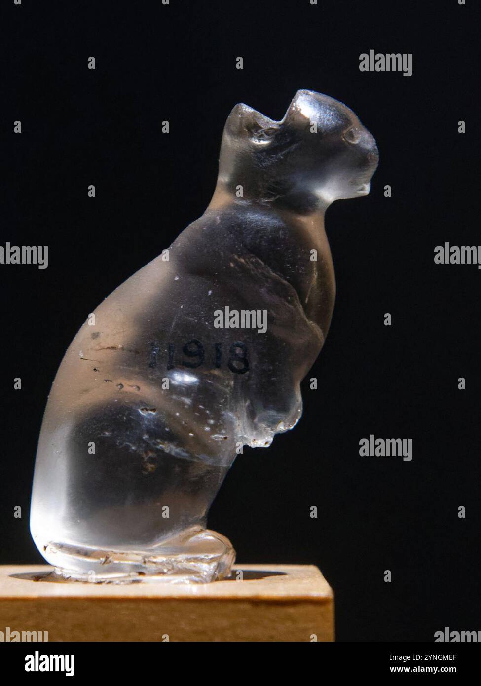 Cat amulet rock crystal BM 1873-609-18 Stock Photo - Alamy