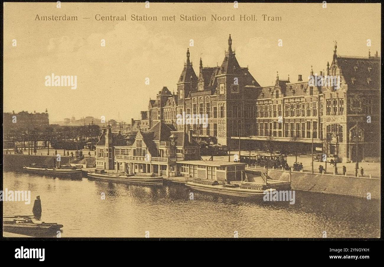 Centraal Station met het pand van de Noord Hollandsche ...