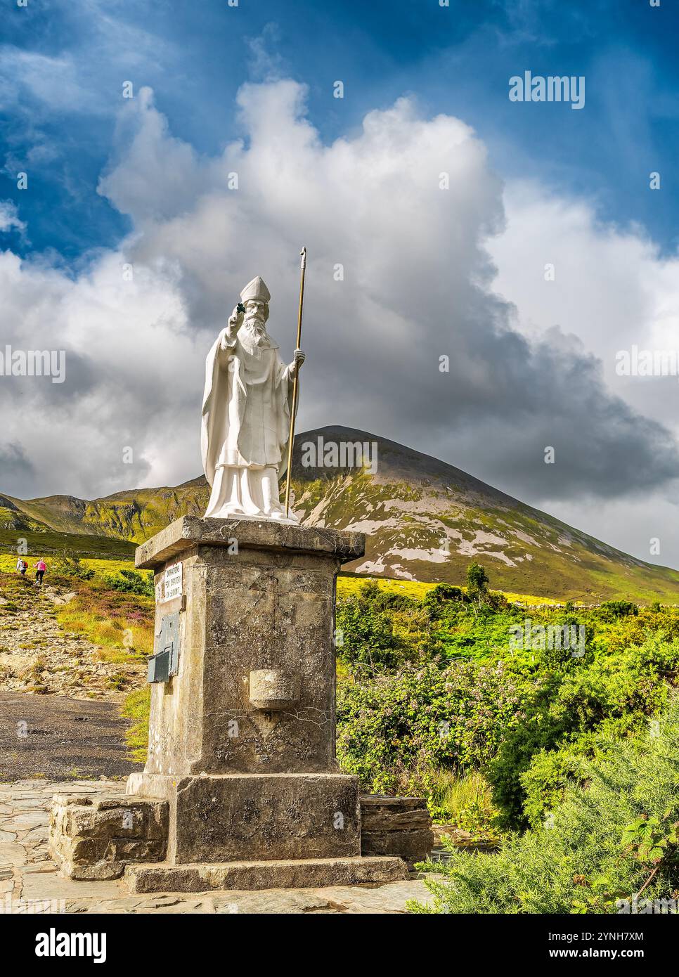 Striking figure stands hi-res stock photography and images - Alamy