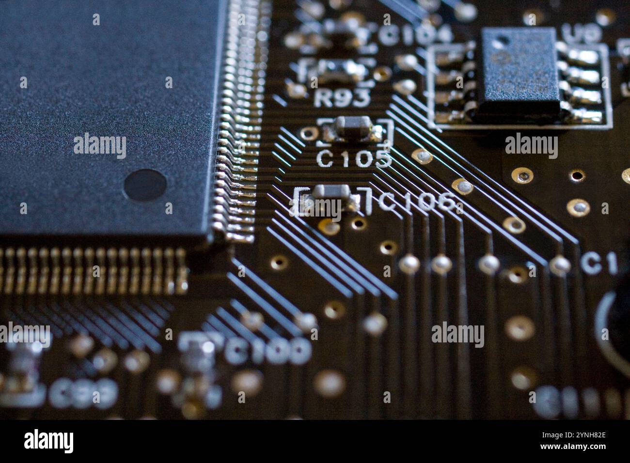 Circuits hi-res stock photography and images - Alamy