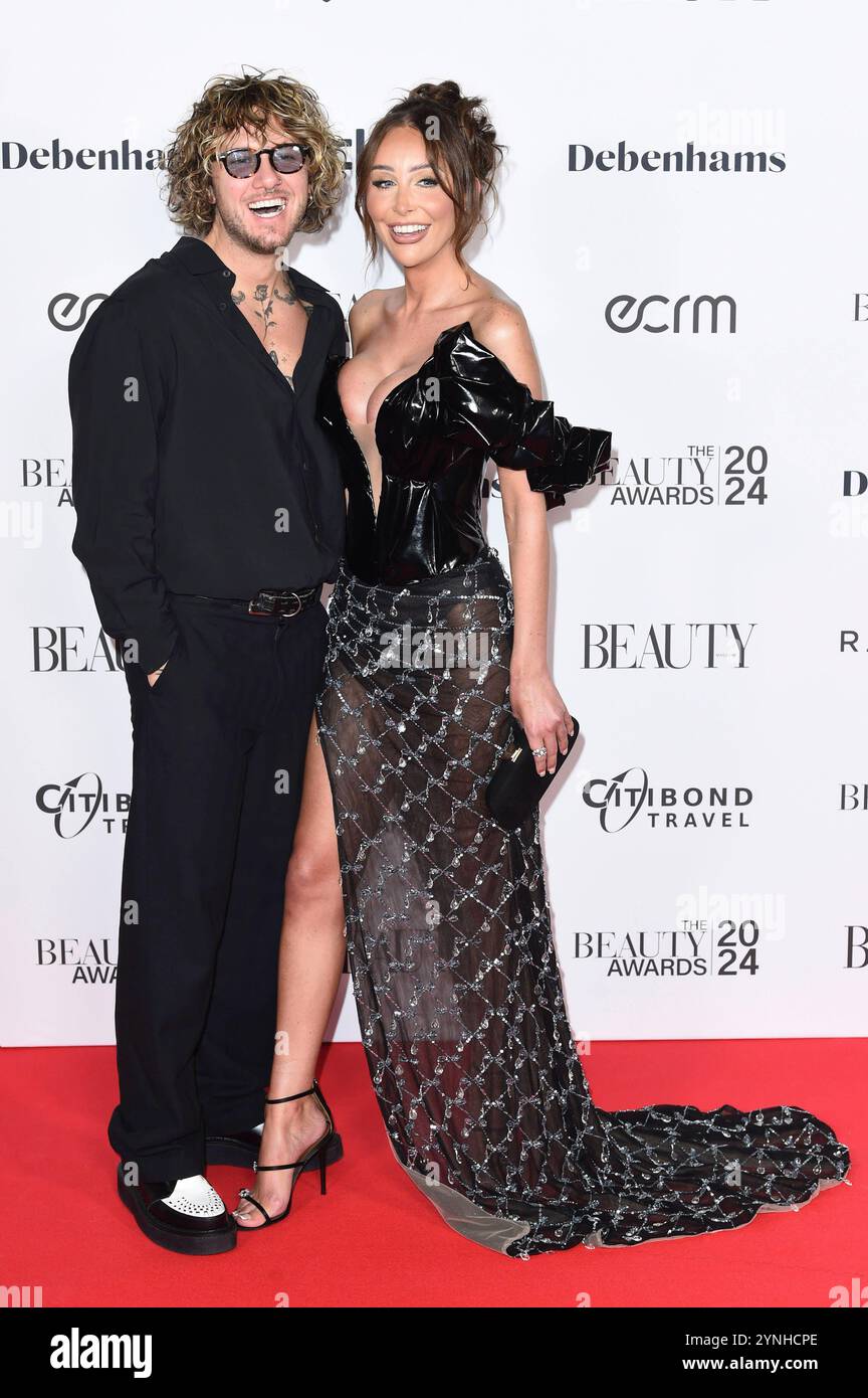 Ella Morgan mit Freund Alex James bei der Verleihung der Beauty Awards ...