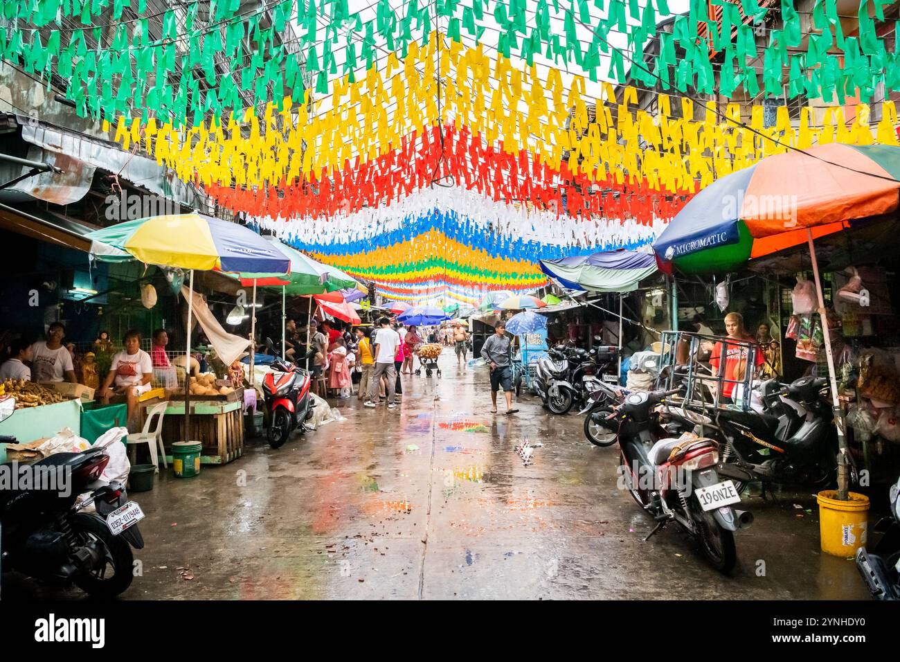 Philippines manila slum scene in hi-res stock photography and images - Alamy