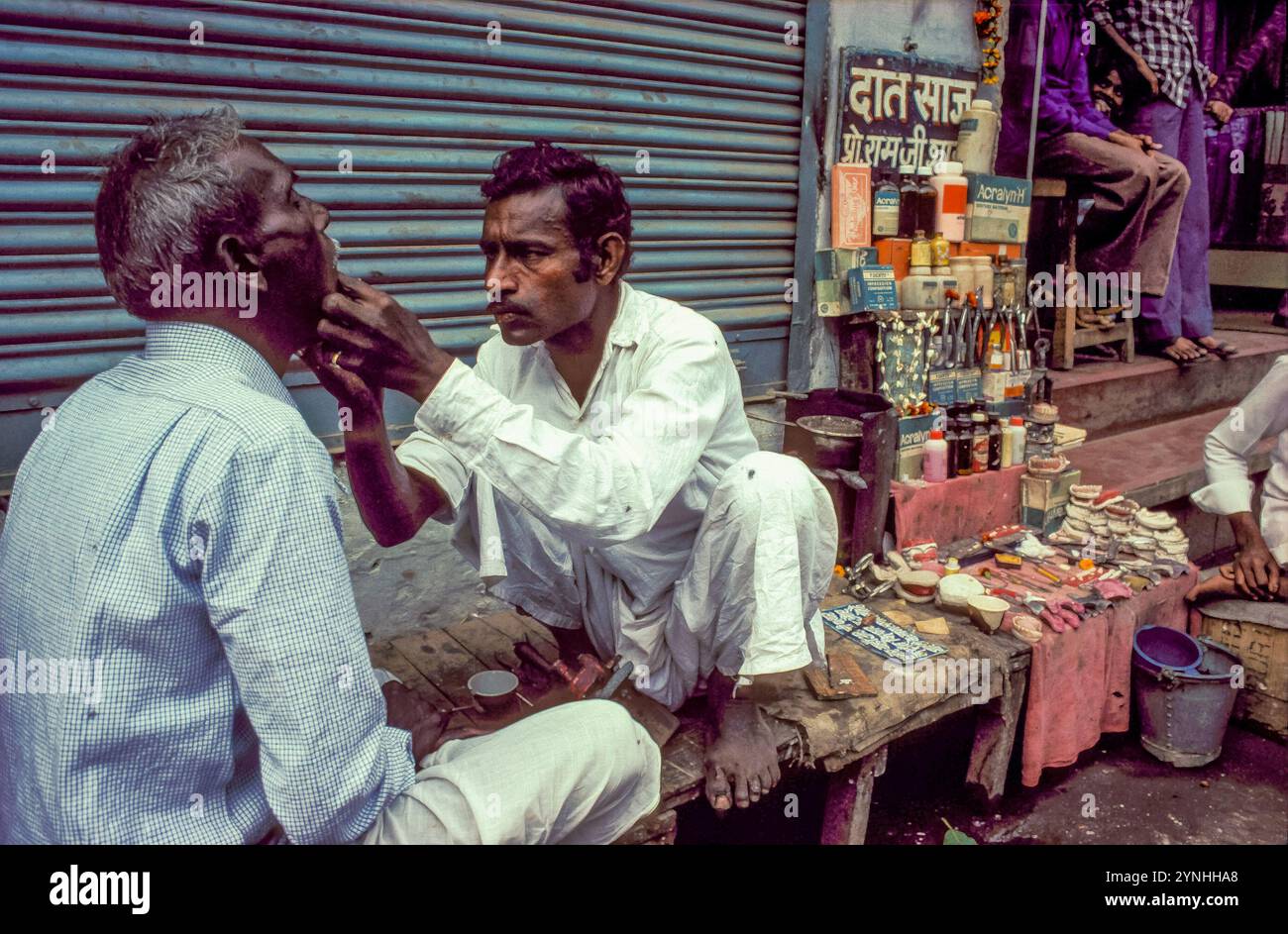India, Calcutta. Dentist at work on the street Stock Photo - Alamy