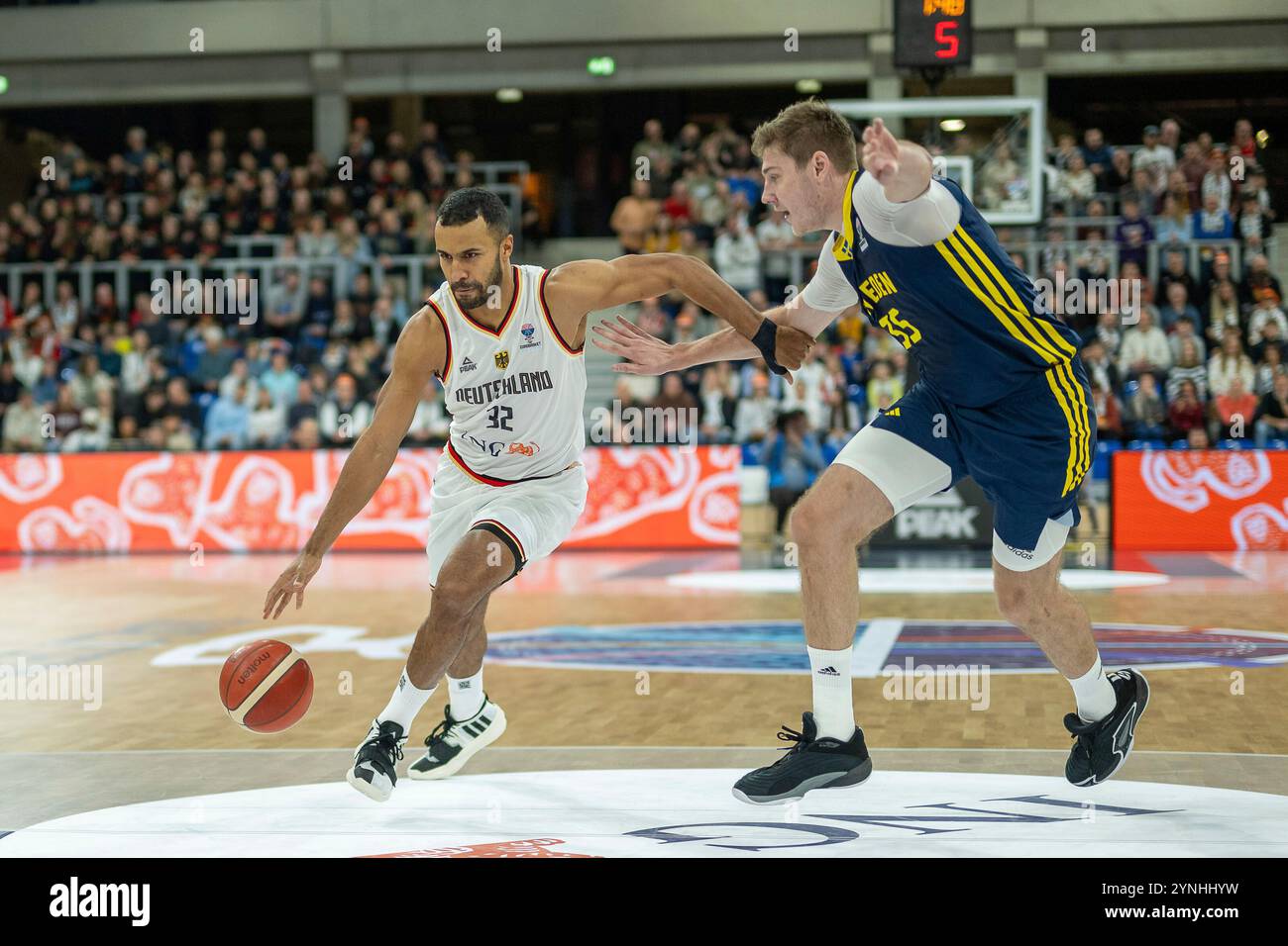 Heidelberg, Deutschland. 25th Nov, 2024. Johannes Thiemann (Deutschland, #32), Simon Birgander ...